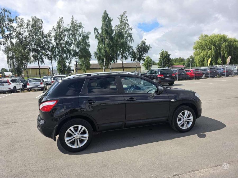 Melns Nissan Qashqai 2011 Marijampole, ar dzinēja tilpumu 2.00 L un nobraukumu 189 tūkst. km par 4800 €, foto 8 vietnē AUTOMOTO.COM.LV