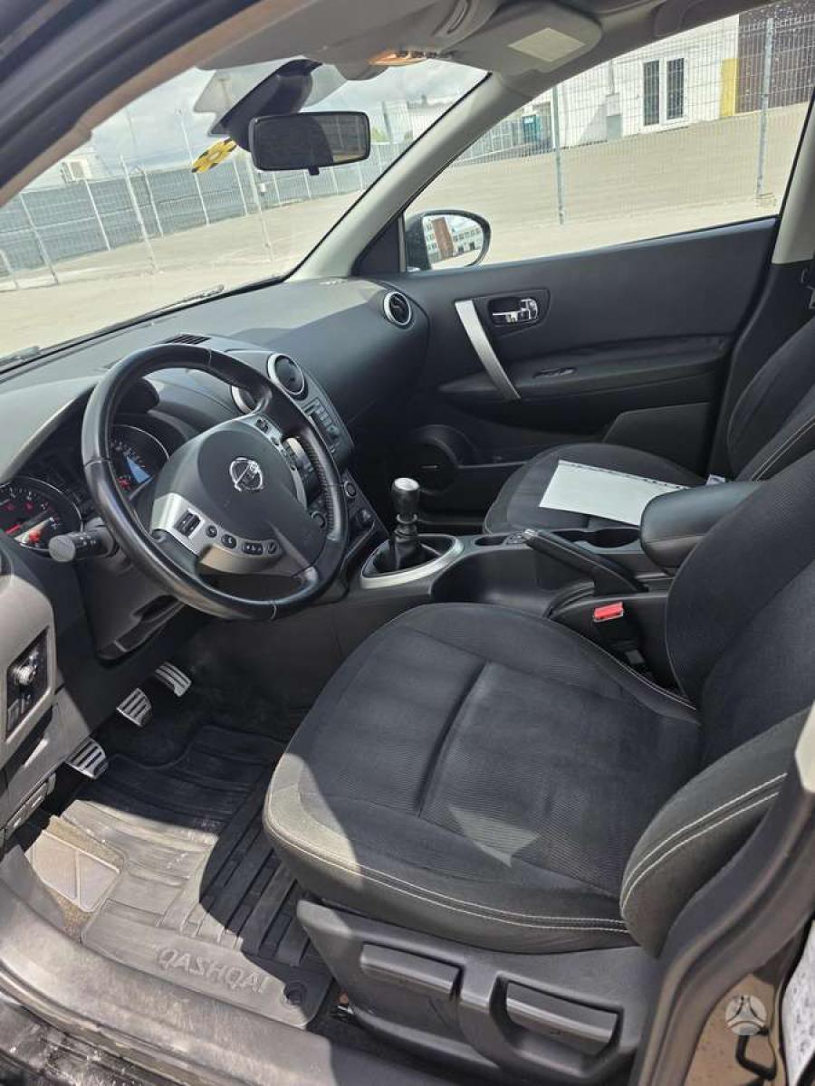 Melns Nissan Qashqai 2011 Marijampole, ar dzinēja tilpumu 2.00 L un nobraukumu 189 tūkst. km par 4800 €, foto 14 vietnē AUTOMOTO.COM.LV