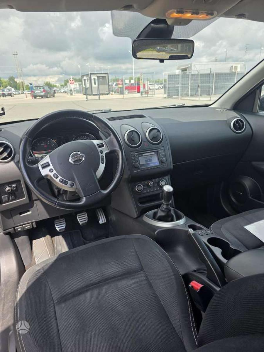 Melns Nissan Qashqai 2011 Marijampole, ar dzinēja tilpumu 2.00 L un nobraukumu 189 tūkst. km par 4800 €, foto 16 vietnē AUTOMOTO.COM.LV
