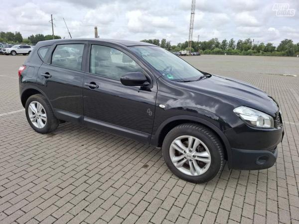 Melns Nissan Qashqai 2011 Viļņa, ar dzinēja tilpumu 2.00 L un nobraukumu 247 tūkst. km par 4700 €, foto 1 vietnē AUTOMOTO.COM.LV