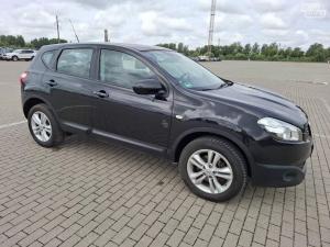 Melns Nissan Qashqai 2011 Viļņa, ar dzinēja tilpumu 2.00 L un nobraukumu 247 tūkst. km par 4700 €, foto  vietnē AUTOMOTO.COM.LV
