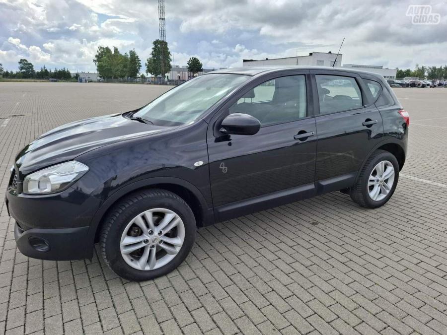 Melns Nissan Qashqai 2011 Viļņa, ar dzinēja tilpumu 2.00 L un nobraukumu 247 tūkst. km par 4700 €, foto 3 vietnē AUTOMOTO.COM.LV