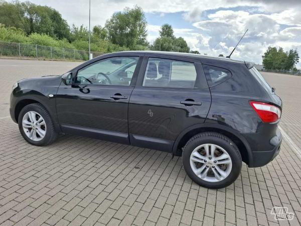 Melns Nissan Qashqai 2011 Viļņa, ar dzinēja tilpumu 2.00 L un nobraukumu 247 tūkst. km par 4700 €, foto 4 vietnē AUTOMOTO.COM.LV