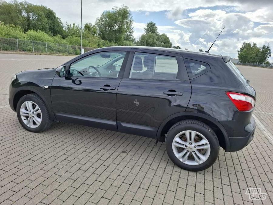 Melns Nissan Qashqai 2011 Viļņa, ar dzinēja tilpumu 2.00 L un nobraukumu 247 tūkst. km par 4700 €, foto 5 vietnē AUTOMOTO.COM.LV