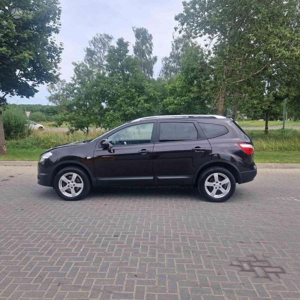 Black Nissan Qashqai 2011 in Radviliskis, with an engine capacity of 2.00 L and mileage of 260 thousand km for 5700 €, photo 5 on AUTOMOTO.COM.LV
