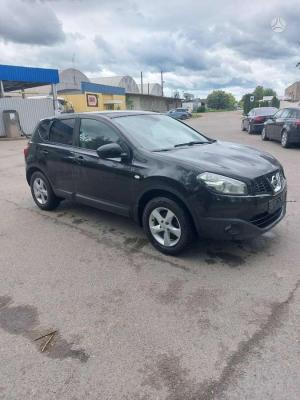Black Nissan Qashqai 2011 in Marijampole, with an engine capacity of 1.60 L and mileage of 293 thousand km for 4150 €, photo 7 on AUTOMOTO.COM.LV