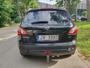 Melns Nissan Qashqai 2011 Jūrmala, ar dzinēja tilpumu 2.00 L un nobraukumu 127 tūkst. km par 3700 €, foto 4 vietnē AUTOMOTO.COM.LV