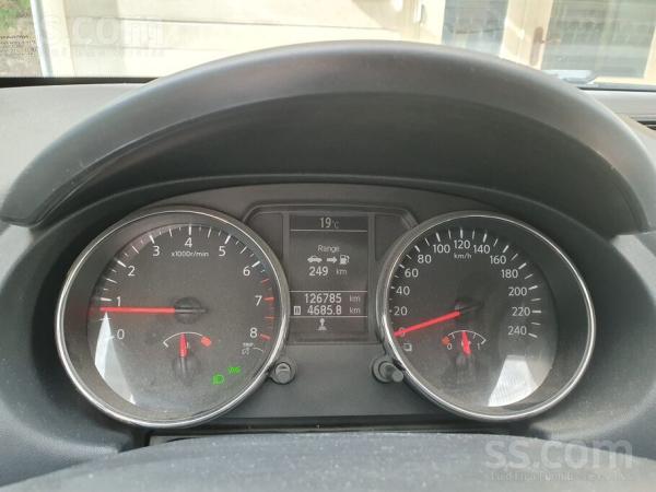Black Nissan Qashqai 2011 in Jurmala, with an engine capacity of 2.00 L and mileage of 127 thousand km for 3700 €, photo 9 on AUTOMOTO.COM.LV