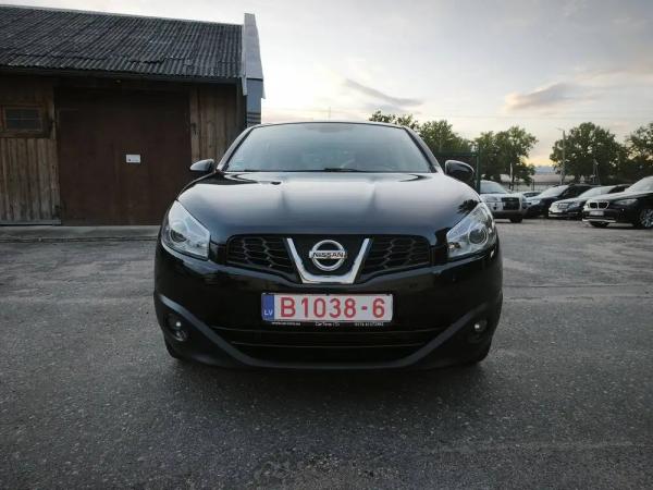 Melns Nissan Qashqai 2011 Cēsis, ar dzinēja tilpumu 1.60 L un nobraukumu 238 tūkst. km par 5950 €, foto 2 vietnē AUTOMOTO.COM.LV