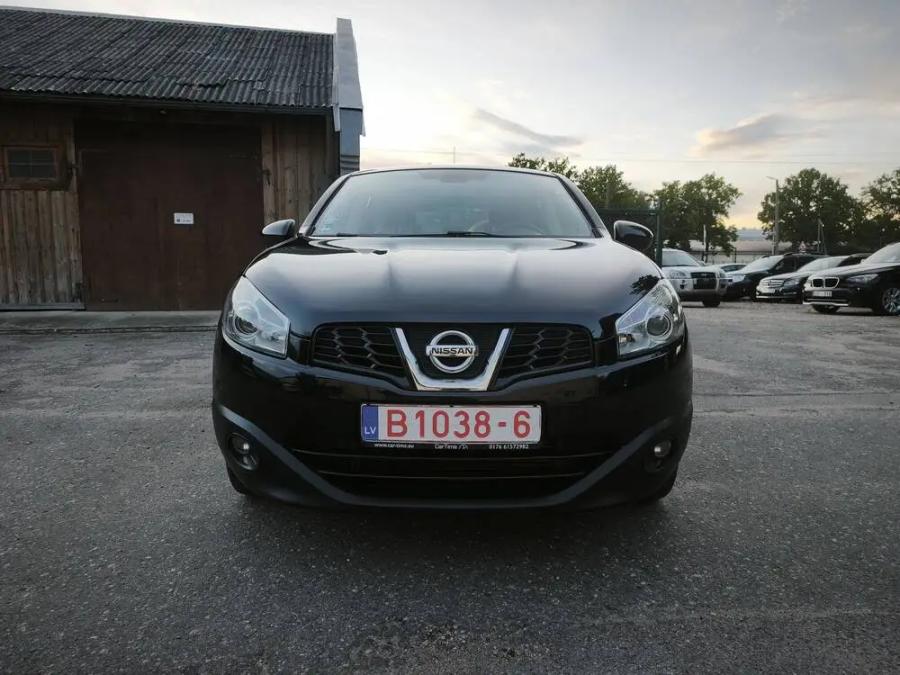 Melns Nissan Qashqai 2011 Cēsis, ar dzinēja tilpumu 1.60 L un nobraukumu 238 tūkst. km par 5950 €, foto 3 vietnē AUTOMOTO.COM.LV