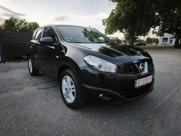 Melns Nissan Qashqai 2011 Cēsis, ar dzinēja tilpumu 1.60 L un nobraukumu 238 tūkst. km par 5950 €, foto 3 vietnē AUTOMOTO.COM.LV