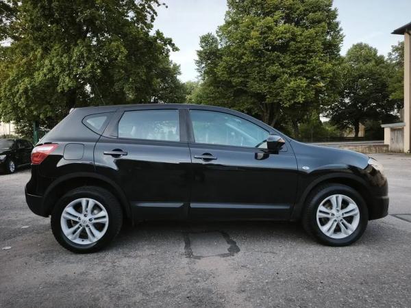 Melns Nissan Qashqai 2011 Cēsis, ar dzinēja tilpumu 1.60 L un nobraukumu 238 tūkst. km par 5950 €, foto 4 vietnē AUTOMOTO.COM.LV