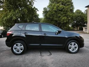 Melns Nissan Qashqai 2011 Cēsis, ar dzinēja tilpumu 1.60 L un nobraukumu 238 tūkst. km par 5950 €, foto 5 vietnē AUTOMOTO.COM.LV