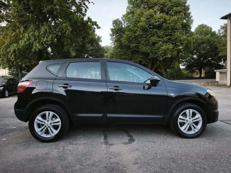 Melns Nissan Qashqai 2011 Cēsis, ar dzinēja tilpumu 1.60 L un nobraukumu 238 tūkst. km par 5950 €, foto 5 vietnē AUTOMOTO.COM.LV