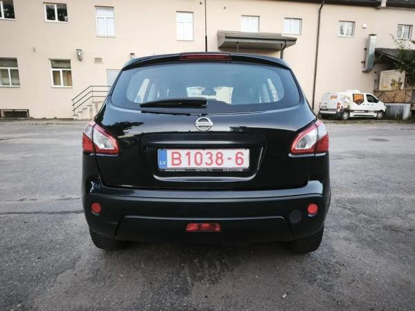 Melns Nissan Qashqai 2011 Cēsis, ar dzinēja tilpumu 1.60 L un nobraukumu 238 tūkst. km par 5950 €, foto 7 vietnē AUTOMOTO.COM.LV