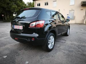 Melns Nissan Qashqai 2011 Cēsis, ar dzinēja tilpumu 1.60 L un nobraukumu 238 tūkst. km par 5950 €, foto 9 vietnē AUTOMOTO.COM.LV