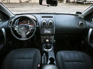 Melns Nissan Qashqai 2011 Cēsis, ar dzinēja tilpumu 1.60 L un nobraukumu 238 tūkst. km par 5950 €, foto 17 vietnē AUTOMOTO.COM.LV