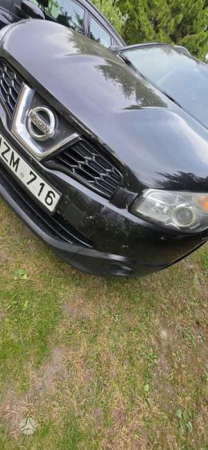 Black Nissan Qashqai 2011 in Kaunas, with an engine capacity of 1.46 L and mileage of 316 thousand km for 2999 €, photo 3 on AUTOMOTO.COM.LV
