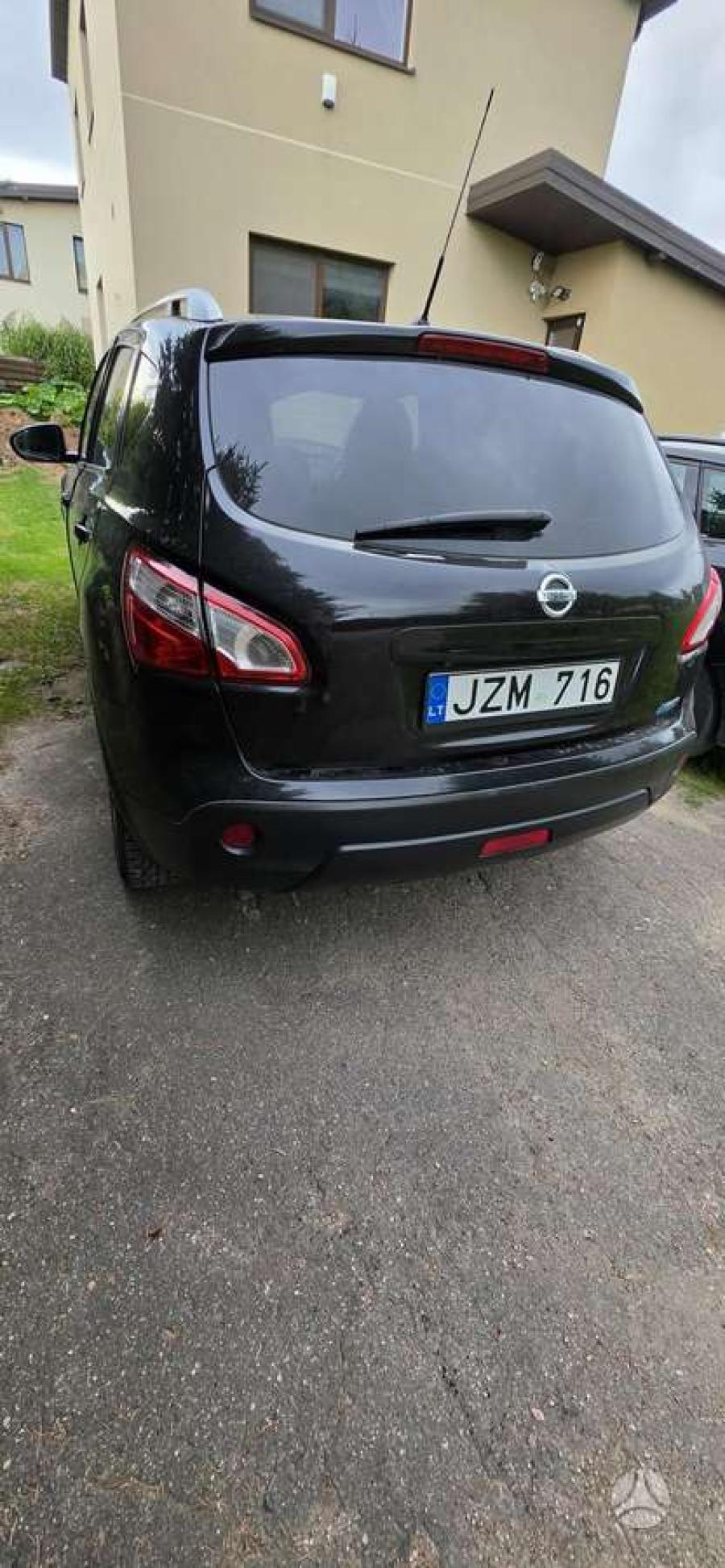 Black Nissan Qashqai 2011 in Kaunas, with an engine capacity of 1.46 L and mileage of 316 thousand km for 2999 €, photo 4 on AUTOMOTO.COM.LV