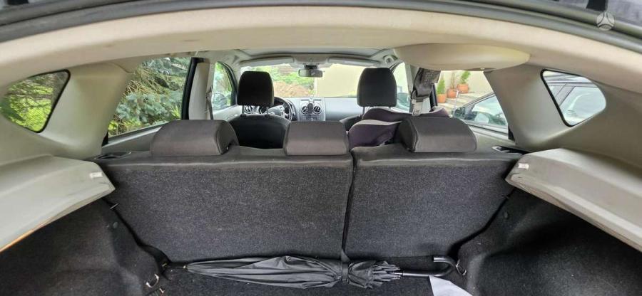 Black Nissan Qashqai 2011 in Kaunas, with an engine capacity of 1.46 L and mileage of 316 thousand km for 2999 €, photo 8 on AUTOMOTO.COM.LV