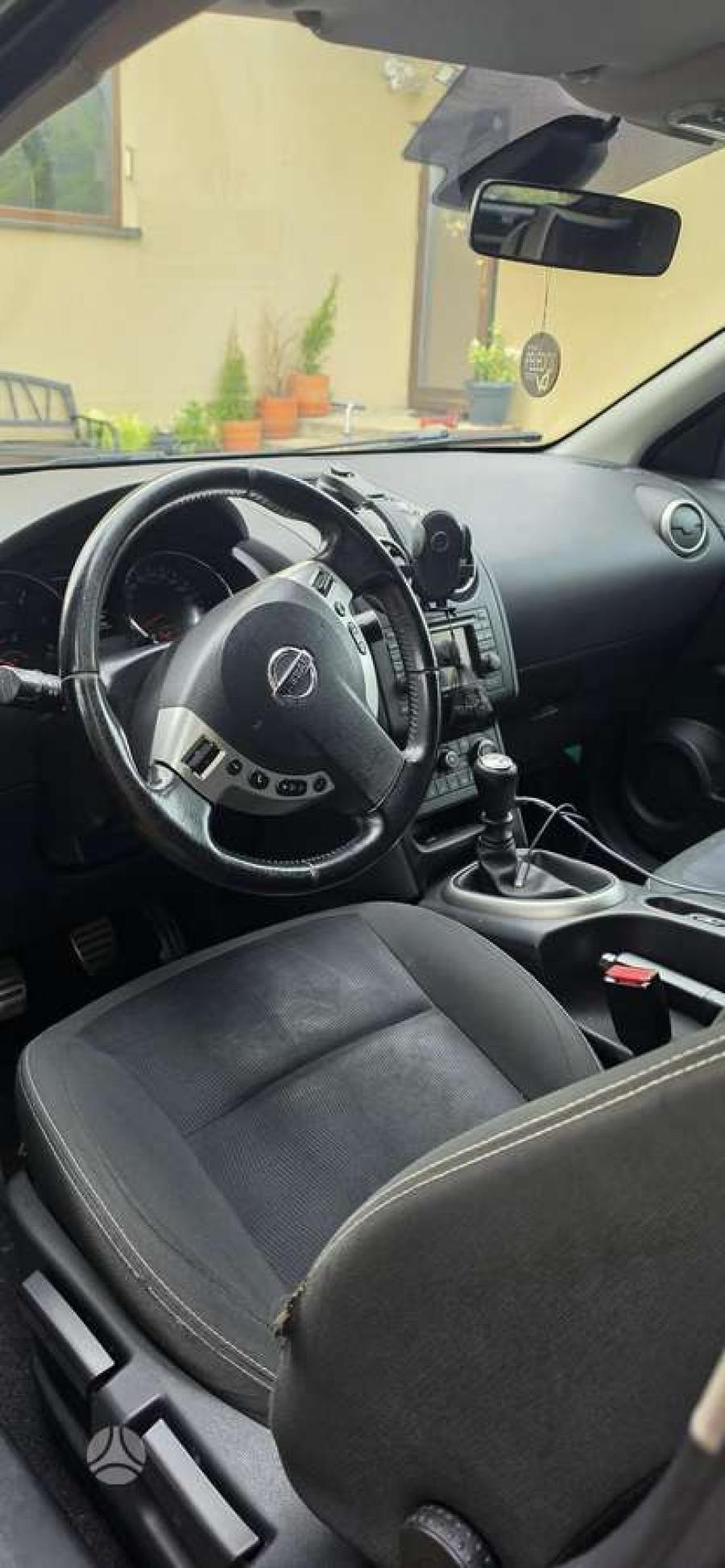 Black Nissan Qashqai 2011 in Kaunas, with an engine capacity of 1.46 L and mileage of 316 thousand km for 2999 €, photo 9 on AUTOMOTO.COM.LV