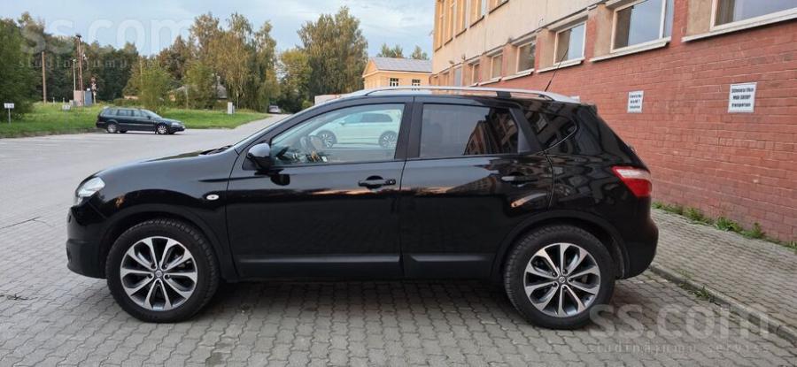 Melns Nissan Qashqai 2011 Rīga, ar dzinēja tilpumu 2.00 L un nobraukumu 120 tūkst. km par 5500 €, foto 6 vietnē AUTOMOTO.COM.LV