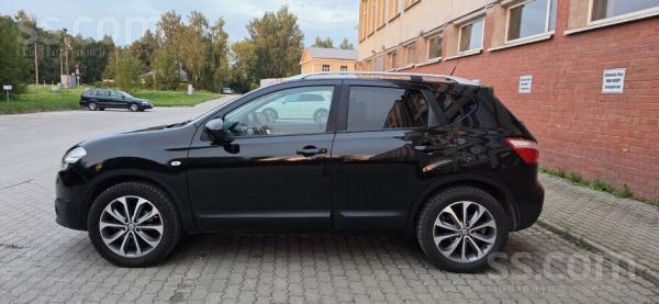 Black Nissan Qashqai 2011 in Riga, with an engine capacity of 2.00 L and mileage of 120 thousand km for 5500 €, photo 6 on AUTOMOTO.COM.LV