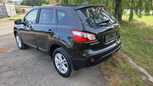 Melns Nissan Qashqai 2011 Šauļi, ar dzinēja tilpumu 2.00 L un nobraukumu 290 tūkst. km par 4900 €, foto 4 vietnē AUTOMOTO.COM.LV