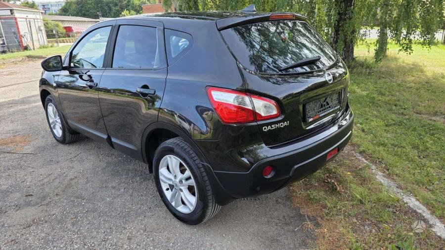 Melns Nissan Qashqai 2011 Šauļi, ar dzinēja tilpumu 2.00 L un nobraukumu 290 tūkst. km par 4900 €, foto 4 vietnē AUTOMOTO.COM.LV
