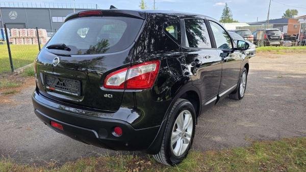 Melns Nissan Qashqai 2011 Šauļi, ar dzinēja tilpumu 2.00 L un nobraukumu 290 tūkst. km par 4900 €, foto 6 vietnē AUTOMOTO.COM.LV
