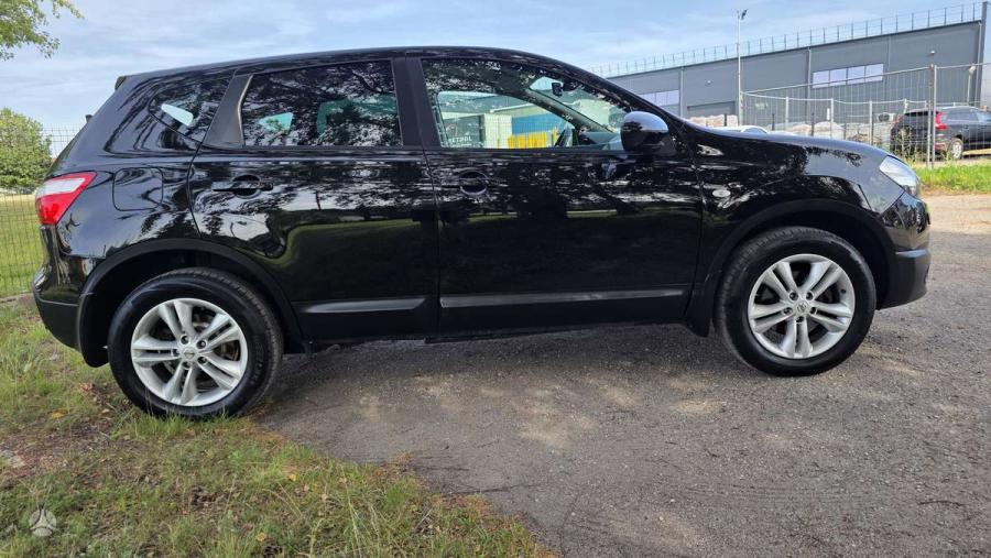 Melns Nissan Qashqai 2011 Šauļi, ar dzinēja tilpumu 2.00 L un nobraukumu 290 tūkst. km par 4900 €, foto 7 vietnē AUTOMOTO.COM.LV