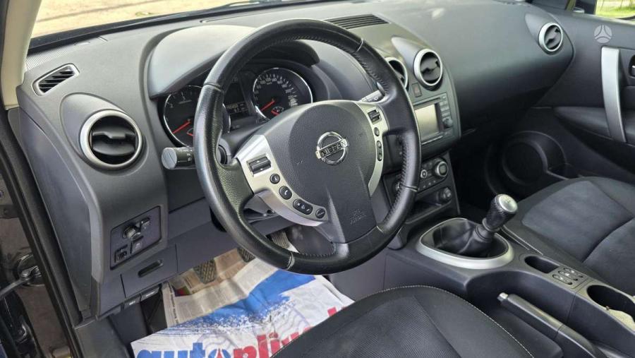 Melns Nissan Qashqai 2011 Šauļi, ar dzinēja tilpumu 2.00 L un nobraukumu 290 tūkst. km par 4900 €, foto 25 vietnē AUTOMOTO.COM.LV