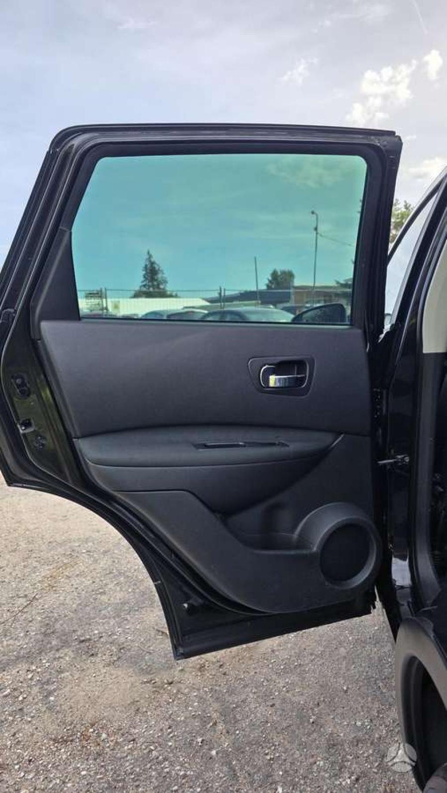 Melns Nissan Qashqai 2011 Šauļi, ar dzinēja tilpumu 2.00 L un nobraukumu 290 tūkst. km par 4900 €, foto 31 vietnē AUTOMOTO.COM.LV