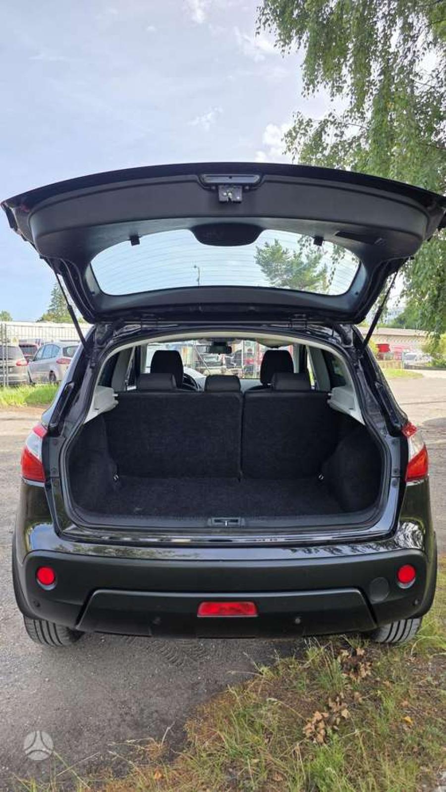 Melns Nissan Qashqai 2011 Šauļi, ar dzinēja tilpumu 2.00 L un nobraukumu 290 tūkst. km par 4900 €, foto 32 vietnē AUTOMOTO.COM.LV