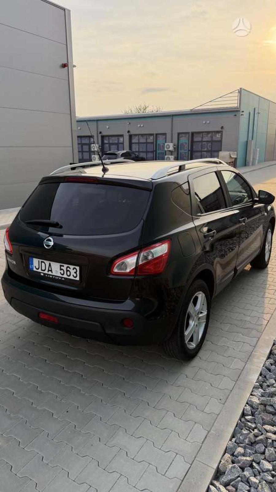 Melns Nissan Qashqai 2011 Kauņa, ar dzinēja tilpumu 1.60 L un nobraukumu 195 tūkst. km par 4890 €, foto 1 vietnē AUTOMOTO.COM.LV
