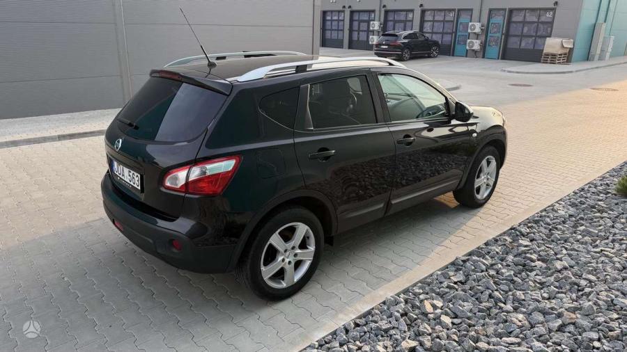Melns Nissan Qashqai 2011 Kauņa, ar dzinēja tilpumu 1.60 L un nobraukumu 195 tūkst. km par 4890 €, foto 5 vietnē AUTOMOTO.COM.LV