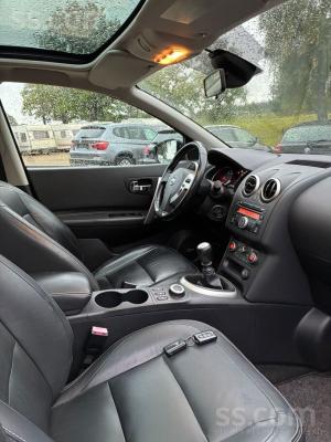 Melns Nissan Qashqai 2011 Valmiera, ar dzinēja tilpumu 2.00 L un nobraukumu 155 tūkst. km par 6600 €, foto 4 vietnē AUTOMOTO.COM.LV