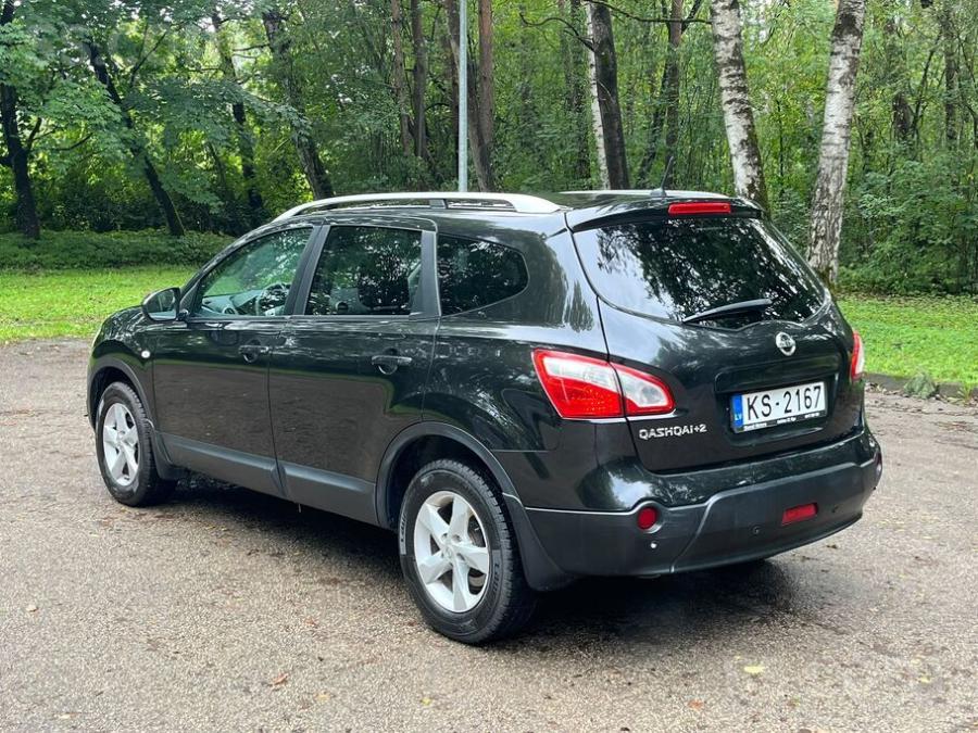 Black Nissan Qashqai 2011 in Riga, with an engine capacity of 1.60 L and mileage of 0 thousand km for 4599 €, photo 4 on AUTOMOTO.COM.LV