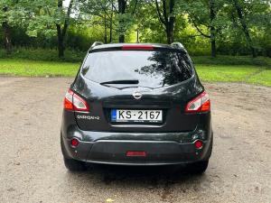 Black Nissan Qashqai 2011 in Riga, with an engine capacity of 1.60 L and mileage of 0 thousand km for 4599 €, photo 5 on AUTOMOTO.COM.LV