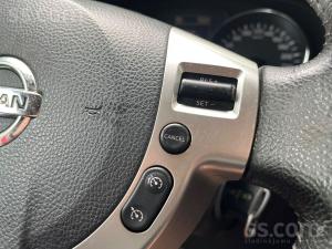 Black Nissan Qashqai 2011 in Riga, with an engine capacity of 1.60 L and mileage of 0 thousand km for 4599 €, photo 12 on AUTOMOTO.COM.LV