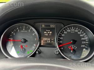 Black Nissan Qashqai 2011 in Riga, with an engine capacity of 1.60 L and mileage of 0 thousand km for 4599 €, photo 13 on AUTOMOTO.COM.LV