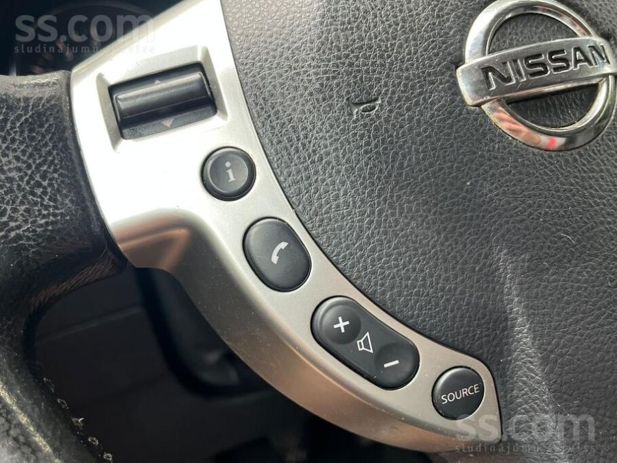 Black Nissan Qashqai 2011 in Riga, with an engine capacity of 1.60 L and mileage of 0 thousand km for 4599 €, photo 14 on AUTOMOTO.COM.LV