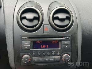 Black Nissan Qashqai 2011 in Riga, with an engine capacity of 1.60 L and mileage of 0 thousand km for 4599 €, photo 17 on AUTOMOTO.COM.LV