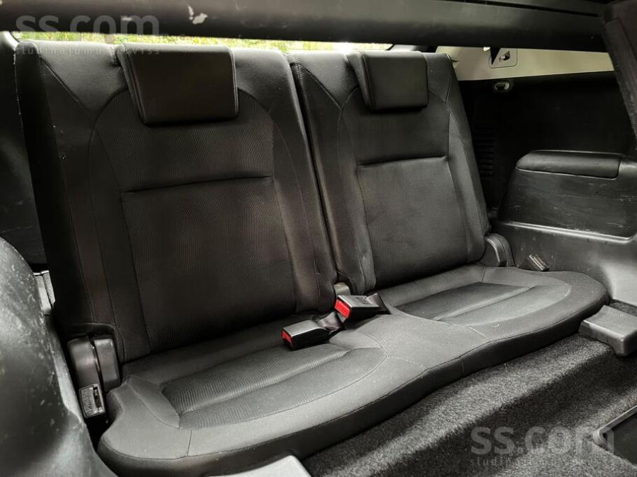 Black Nissan Qashqai 2011 in Riga, with an engine capacity of 1.60 L and mileage of 0 thousand km for 4599 €, photo 22 on AUTOMOTO.COM.LV