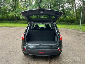 Black Nissan Qashqai 2011 in Riga, with an engine capacity of 1.60 L and mileage of 0 thousand km for 4599 €, photo 23 on AUTOMOTO.COM.LV