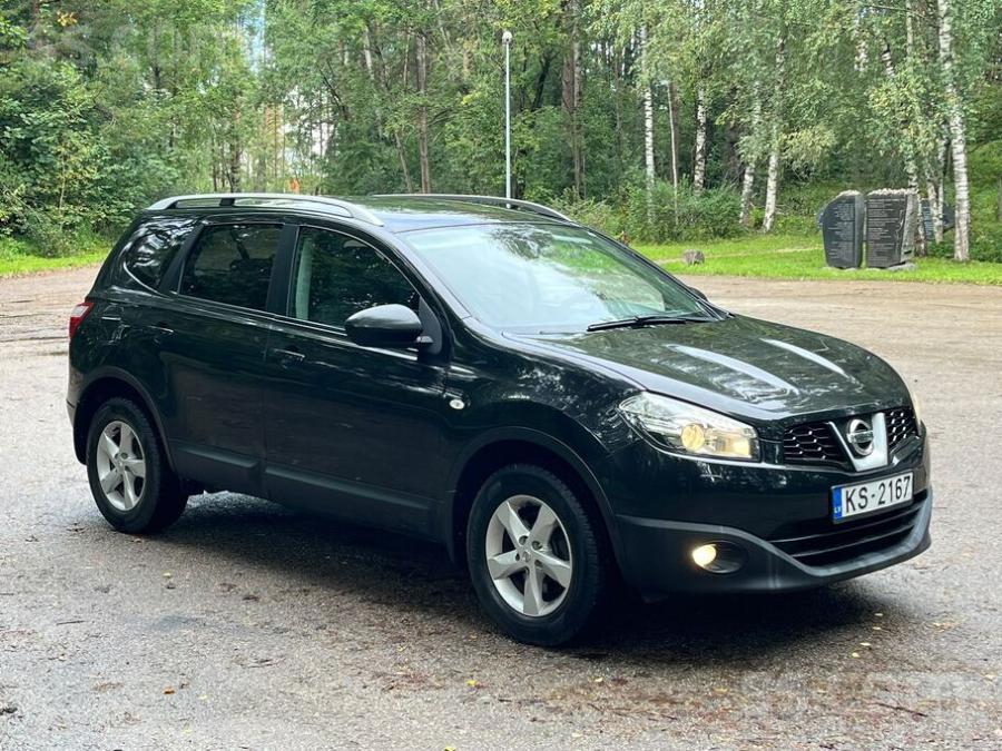 Black Nissan Qashqai 2011 in Riga, with an engine capacity of 1.60 L and mileage of 0 thousand km for 4399 €, photo 6 on AUTOMOTO.COM.LV