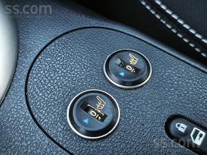 Black Nissan Qashqai 2011 in Cesis, with an engine capacity of 1.60 L and mileage of 238 thousand km for 5950 €, photo 19 on AUTOMOTO.COM.LV