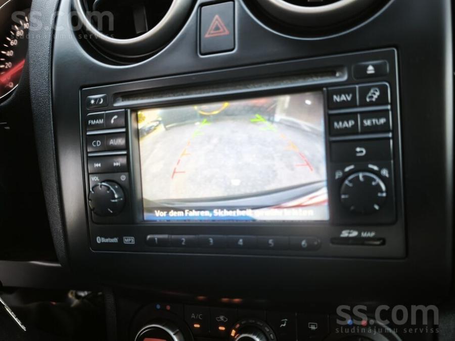 Black Nissan Qashqai 2011 in Cesis, with an engine capacity of 1.60 L and mileage of 238 thousand km for 5950 €, photo 21 on AUTOMOTO.COM.LV