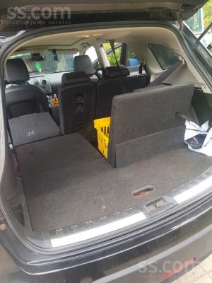 Black Nissan Qashqai 2011 in Valka, with an engine capacity of 2.00 L and mileage of 314 thousand km for 5600 €, photo 3 on AUTOMOTO.COM.LV