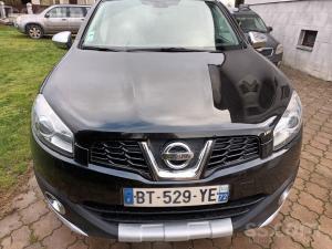 Black Nissan Qashqai 2012 in Riga, with an engine capacity of 2.00 L and mileage of 209 thousand km for 6950 €, photo 2 on AUTOMOTO.COM.LV